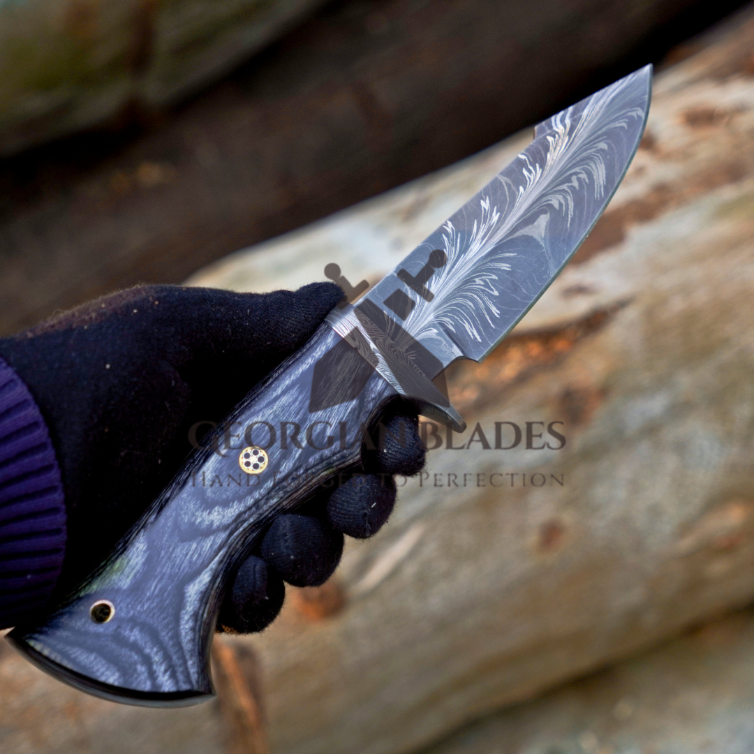 The Audie Hunter - Handcrafted Hunting Knife with Feather Damascus Bla ...